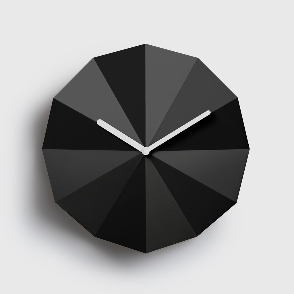 Delta Clock Black – LAWA DESIGN
