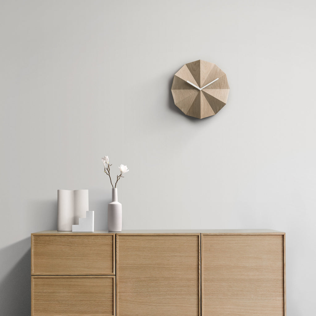 Delta Clock Oak – LAWA DESIGN